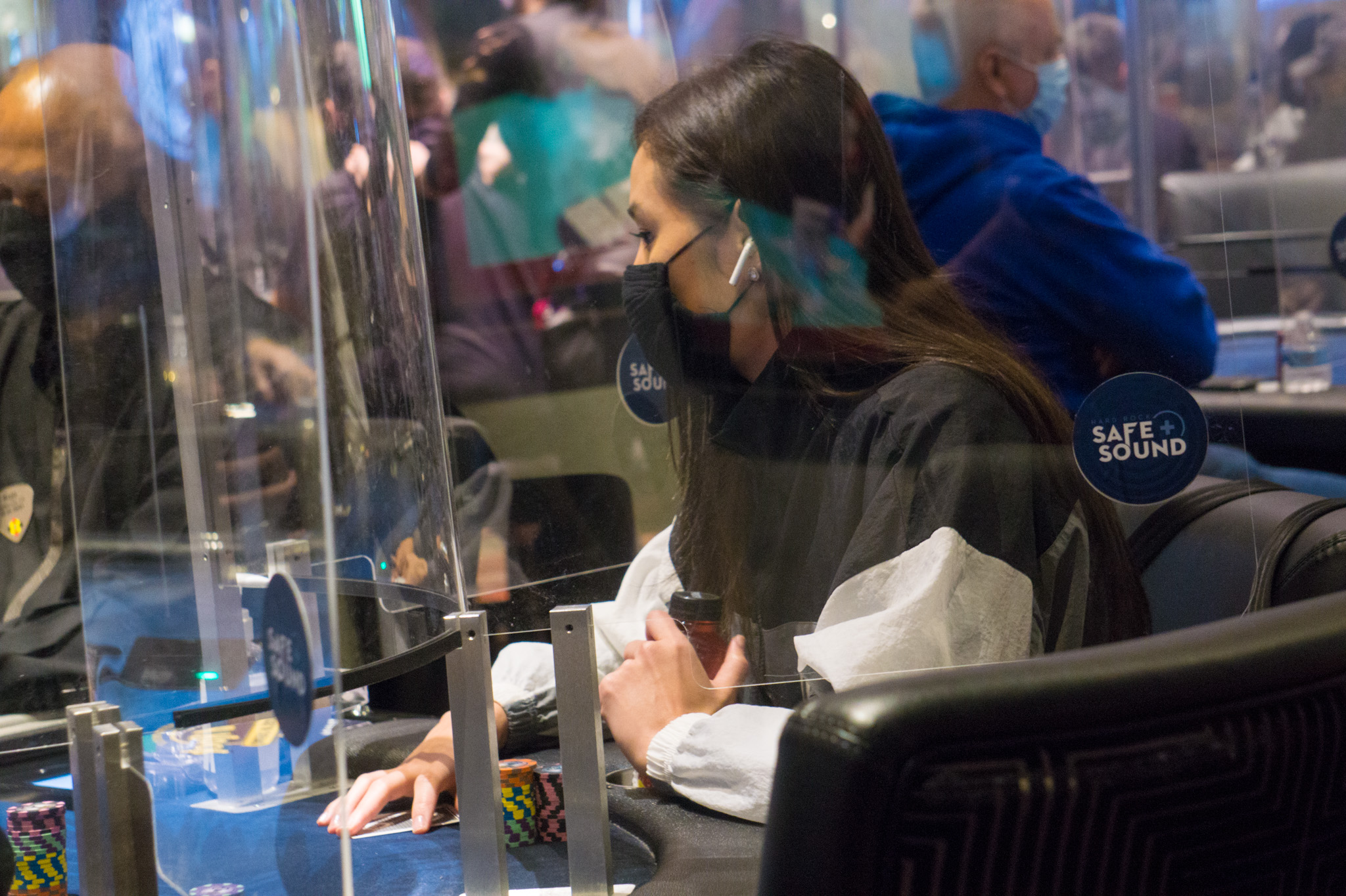 Main Event Day 1C: Cruising to the Second Break | Seminole Hard Rock ...